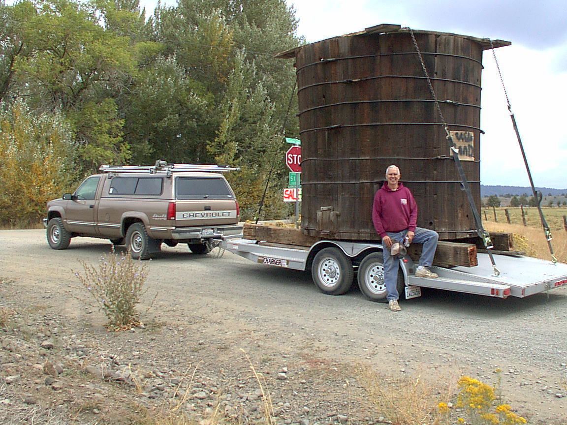 NCO Water Tower – Baker's 10 Acre Railway Gardens