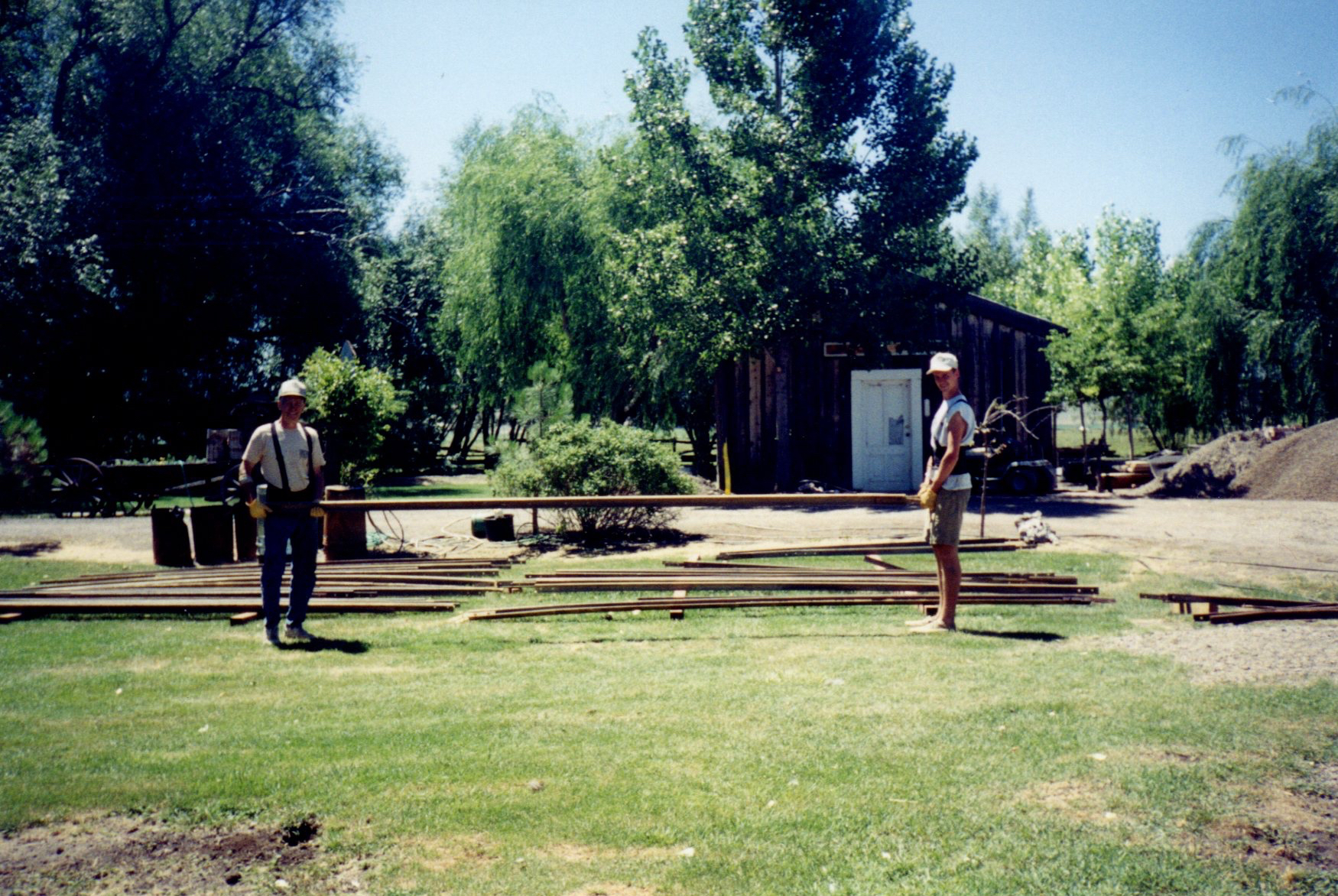 2000 Track Construction – Baker's 10 Acre Railway Gardens